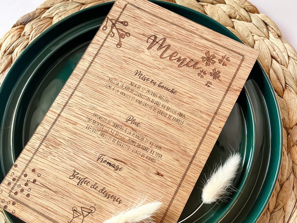 Menu mariage champêtre en bois gravé sur mesure