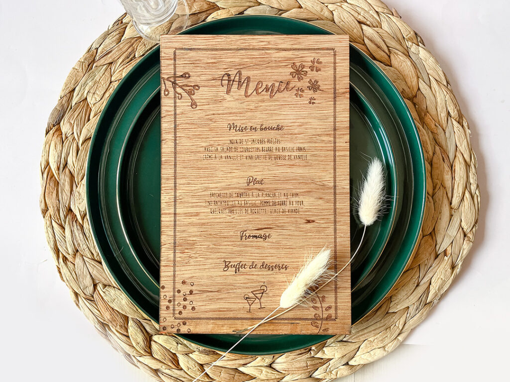 Menu mariage champêtre en bois gravé sur mesure